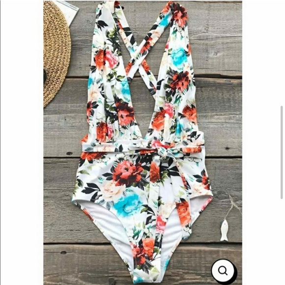 Cupshe | Swim | Cupshe Floral Plunge Neck Halter One Piece Swimsuit ...